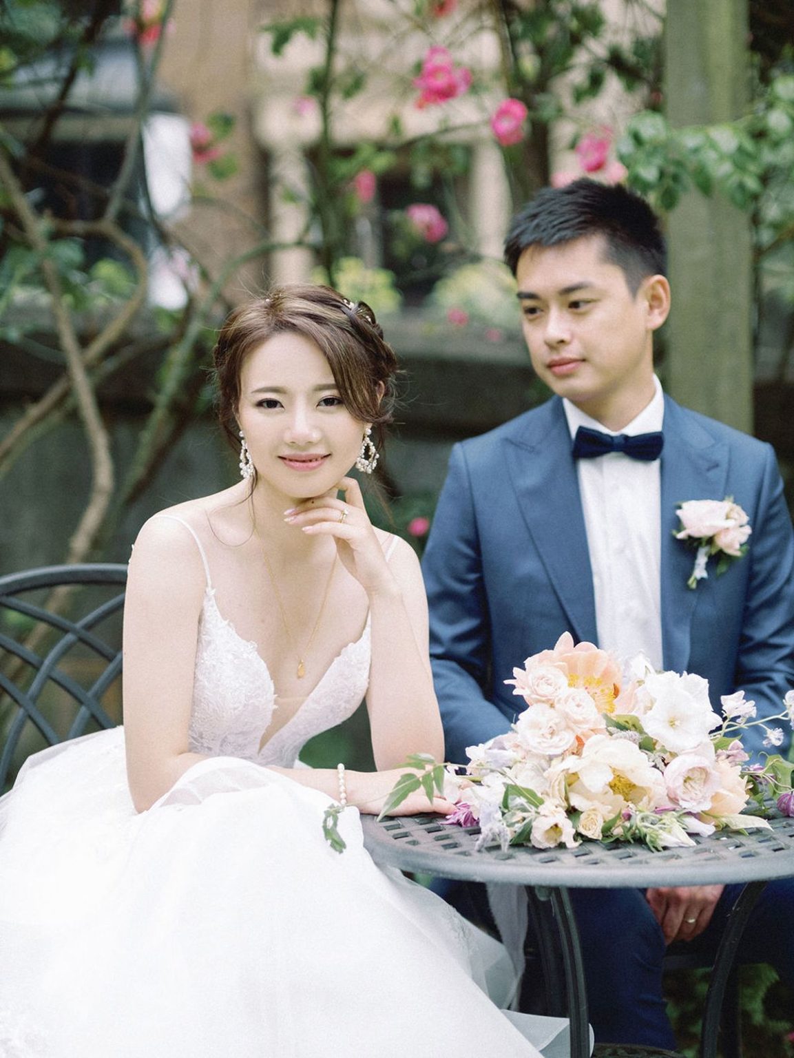 Summer Garden Hycroft Wedding | honourandblessing.com